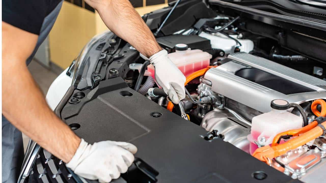 Otomotif Mobil: Prinsip Kerja Mesin, Sistem, dan Komponennya