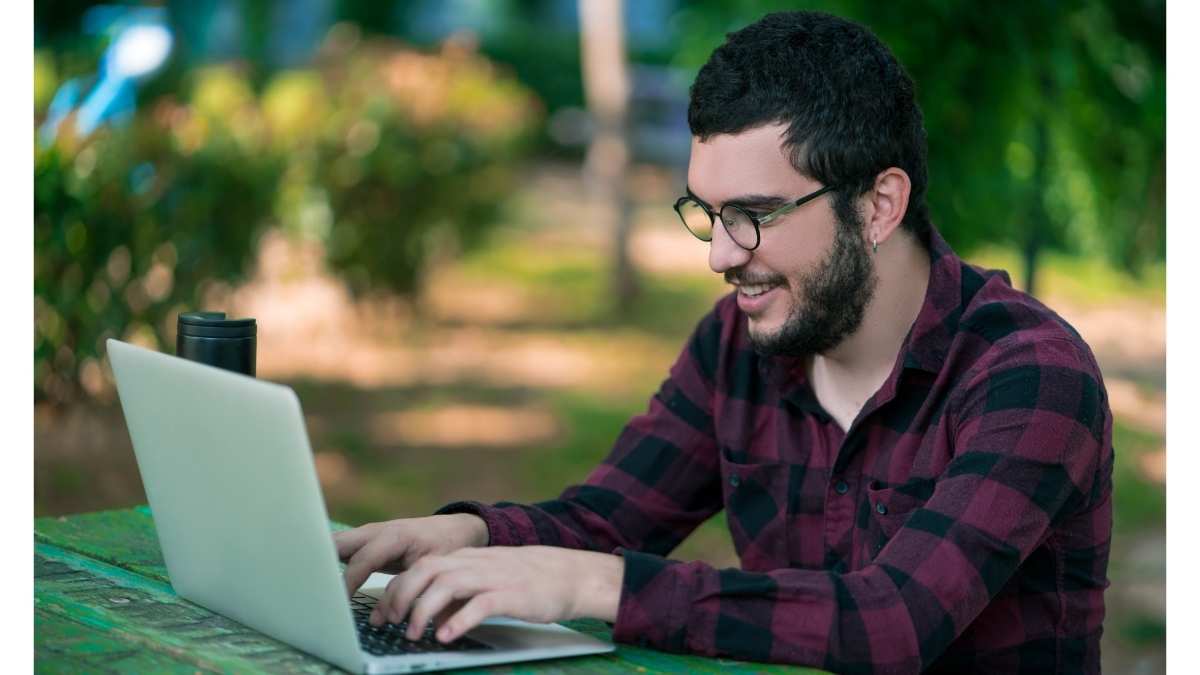 Pengertian Blogger adalah: Jenis, Cara Daftar & Cuannya